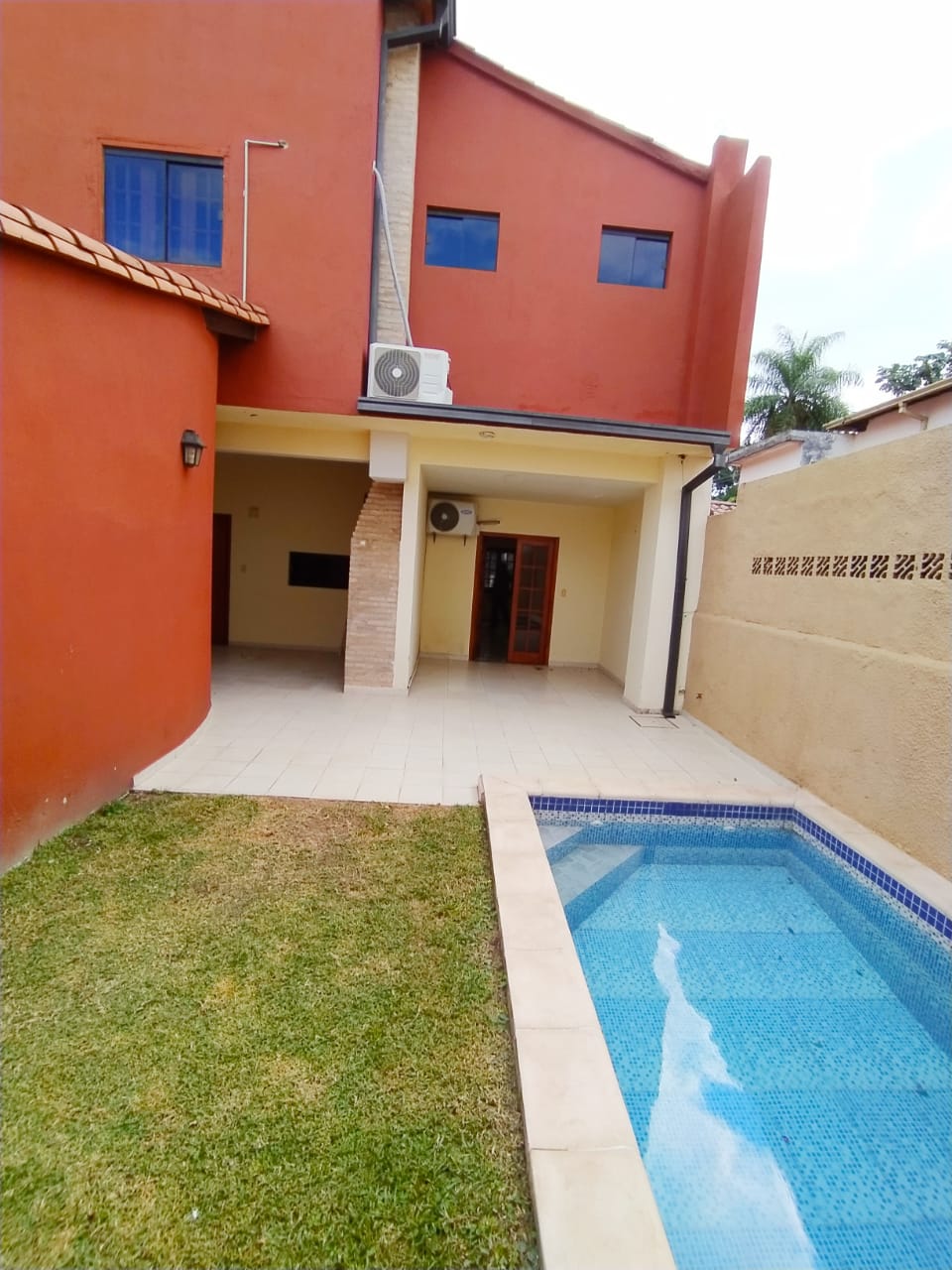 Vendo Duplex De 3 Dormitorios Con Piscina En Barrio Villa Aurelia. Ref #4078F - infocasas.com.py