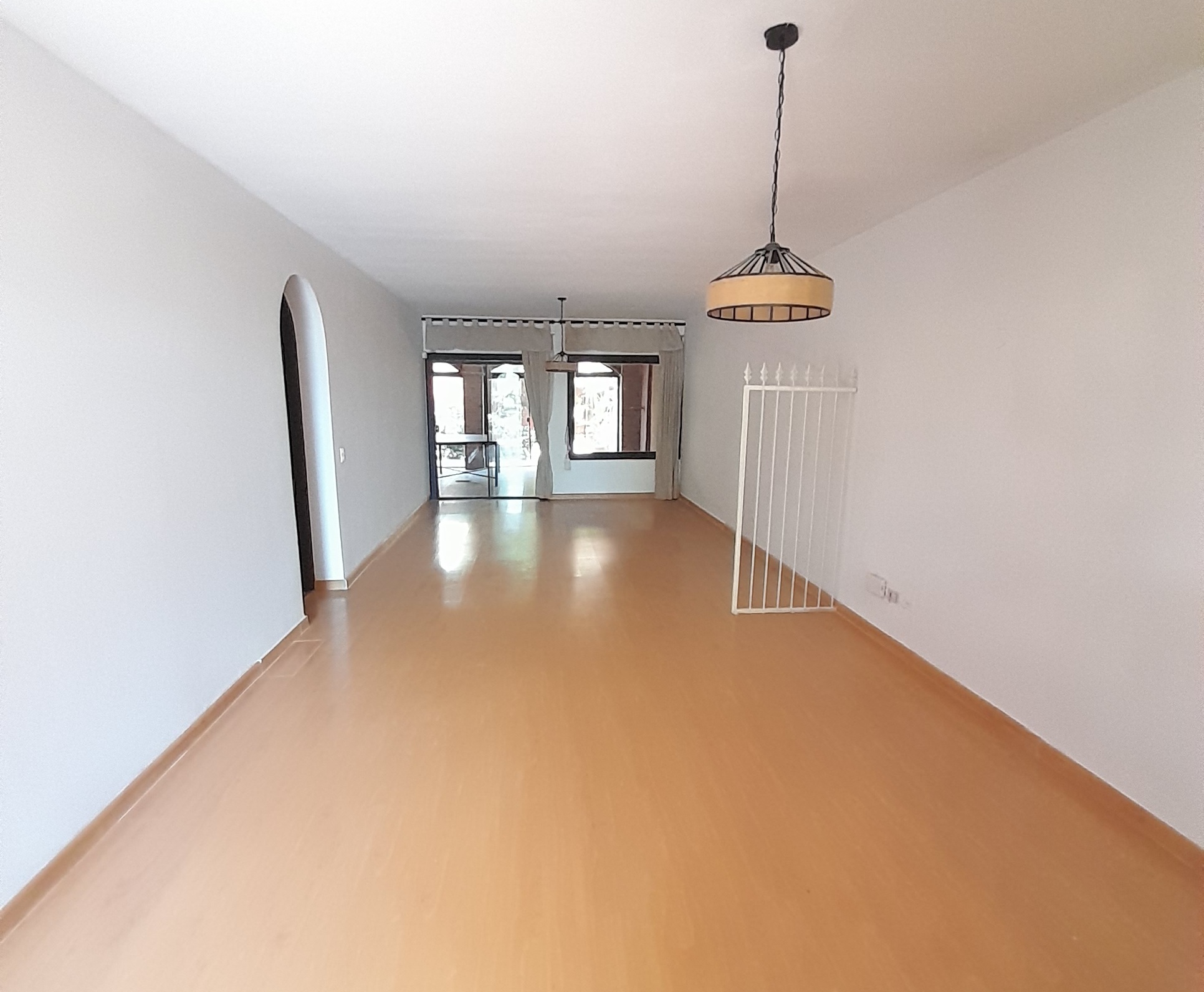 ALQUILO DUPLEX CON ALTILLO EN MANORA EXCELENTE UBICACION. Ref #E61AF8 - infocasas.com.py