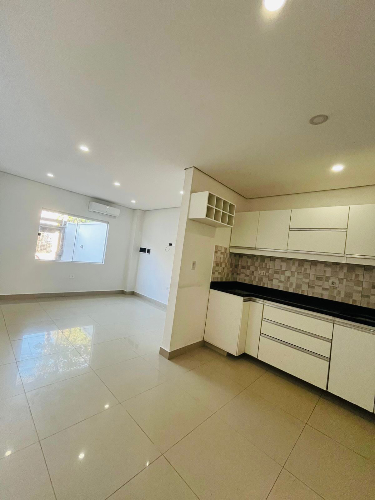 ALQUILO DÙPLEX EN LUQUE LAURELTY. Ref #Q510E3 - infocasas.com.py