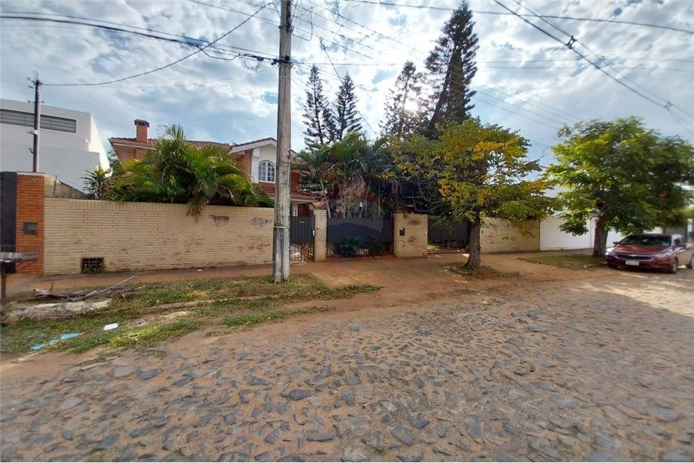 VENDO TERRENO EN VILLA AURELIA 766 M2. Ref #G6DC25 - infocasas.com.py