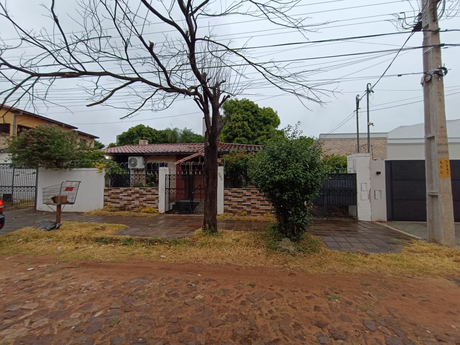 ALQUILO CASA PARA VIVIENDA U OFICINA EN BARRIO HERRERA. Ref #M50B0B - infocasas.com.py
