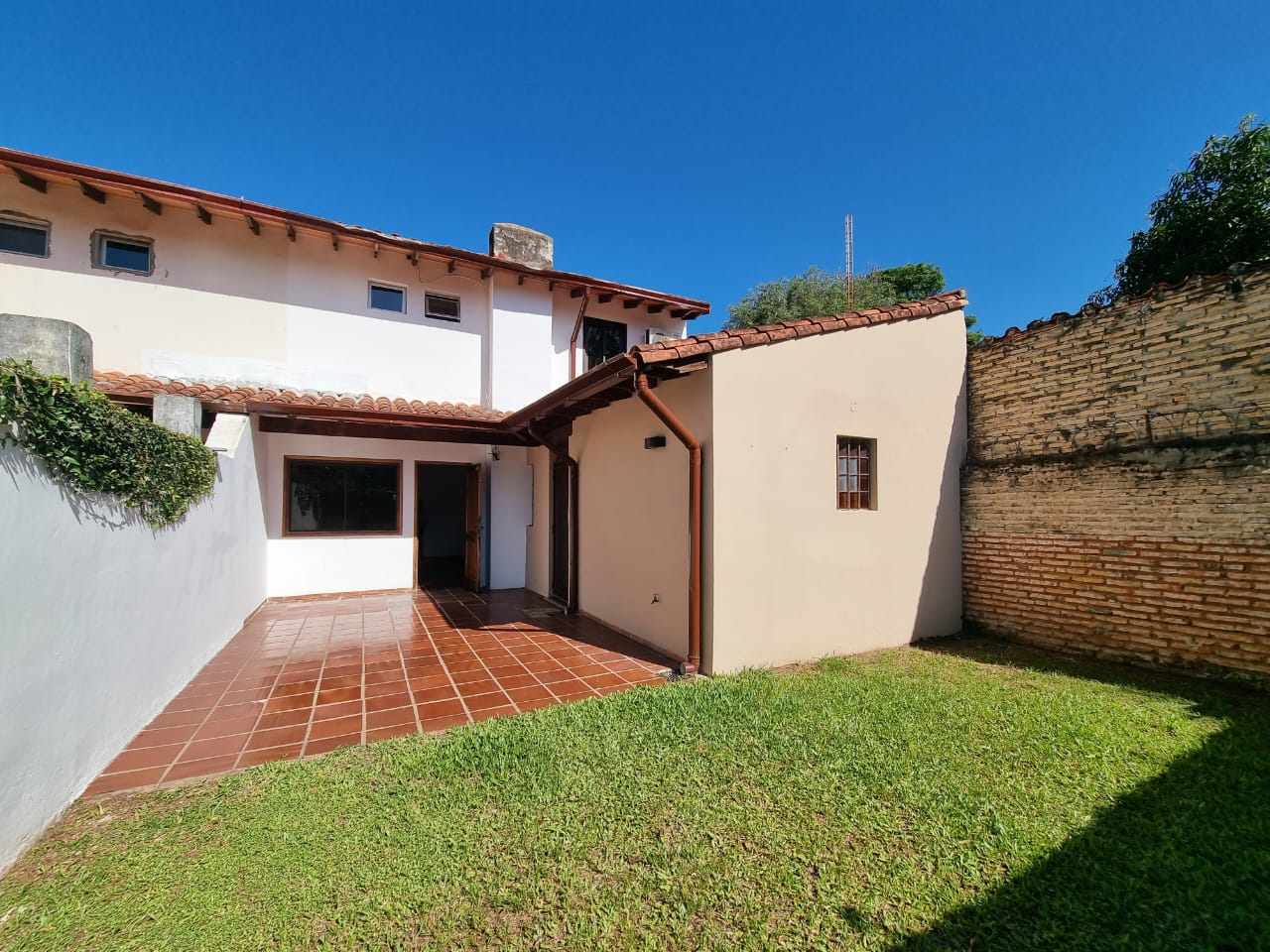 Alquilo Duplex en Mburucuya. Ref #P08E49 - infocasas.com.py