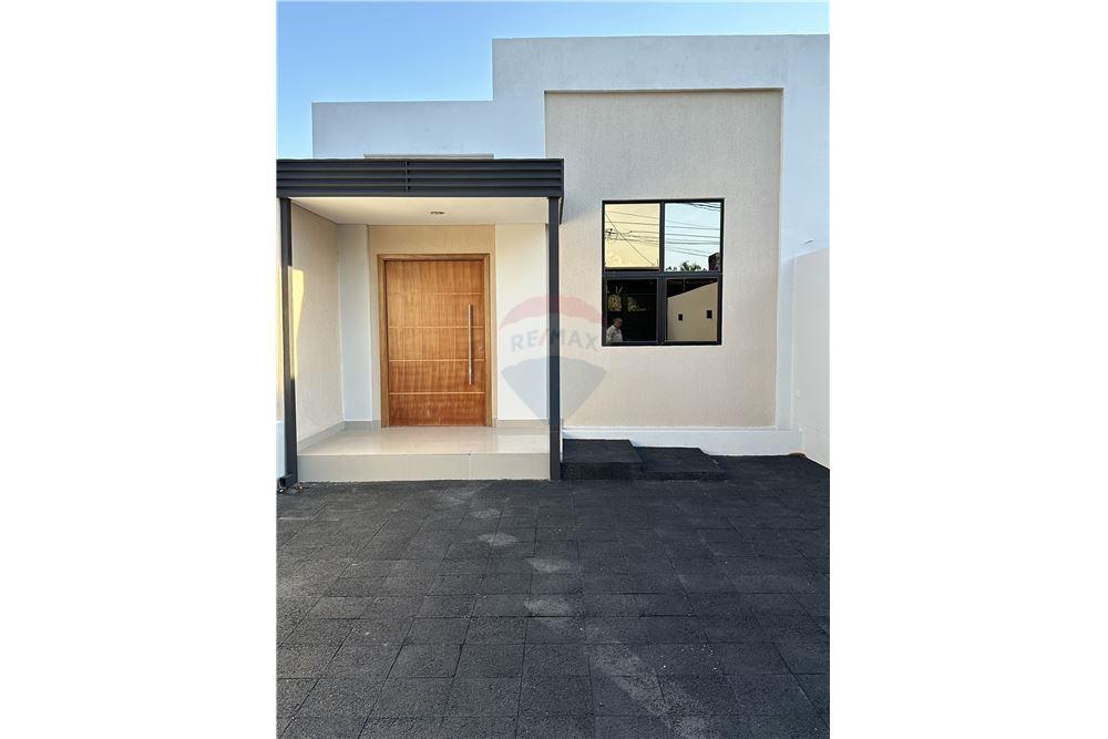 ALQUILO HERMOSA CASA TIPO DUPLEX EN SAN LORENZO. Ref #YD779E - infocasas.com.py