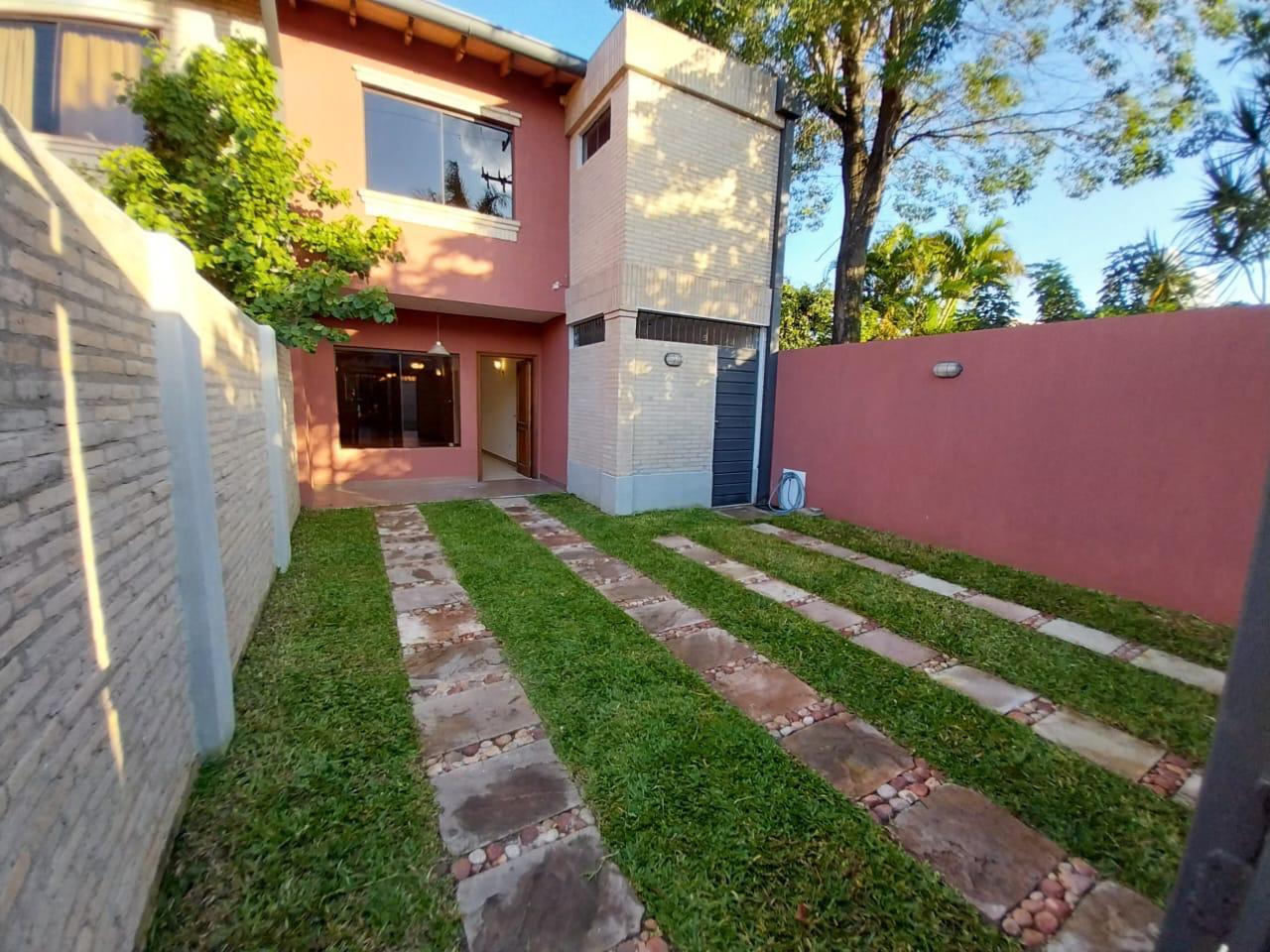 Amplio Dúplex Con Patio A Pasos Del Nuevo Eje Corporativo!. Ref #UAC8FA
