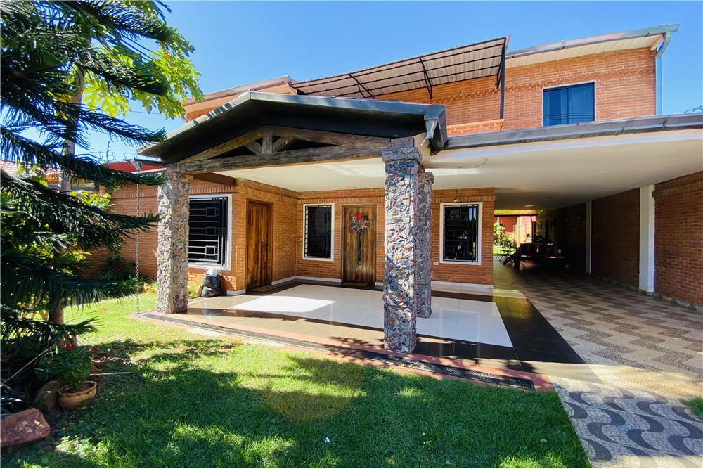 vendo casa en luque cuarto barrio . Ref #SBA6FE