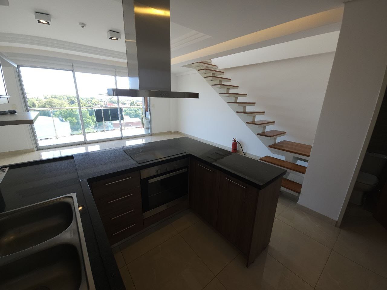ALQUILO PENTHOUSE TIPO DUPLEX SOBRE AVDA. SANTISIMA TRINIDAD. Ref #DF8046 - infocasas.com.py