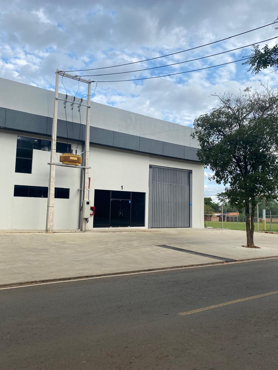 Alquilo Deposito En Luque . Ref #QF8E72