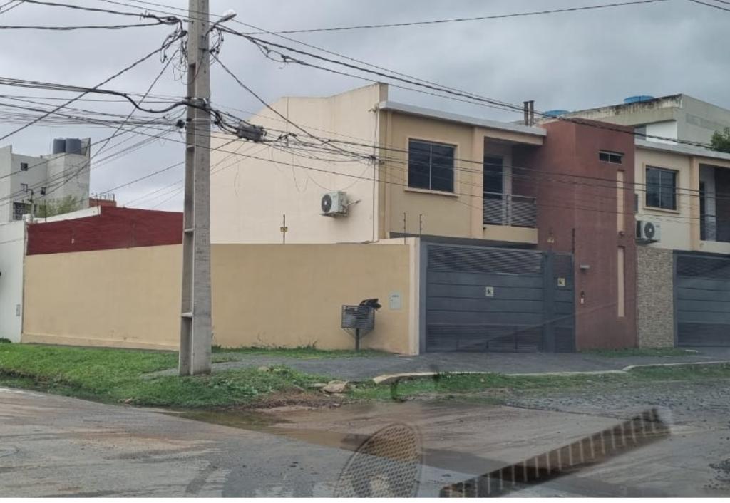 Vendo hermoso duplex - Barrio Mburucuya. Ref #J40499 - infocasas.com.py