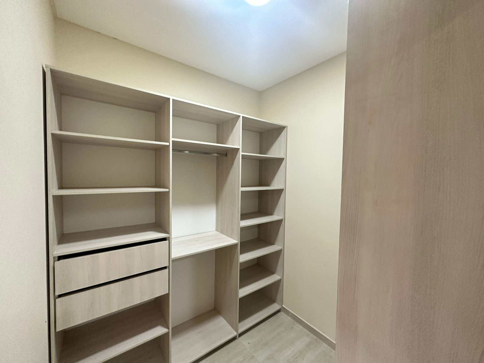 Vendo dúplex de 3 dormitorios en Lambaré Sta Lucía . Ref #LAB537