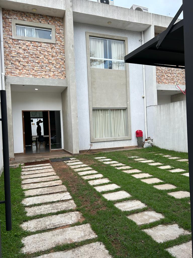 ALQUILO AMPLIO DUPLEX AMOBLADO - ZONA YACHT Y GOLF CLUB. Ref #U9A44B