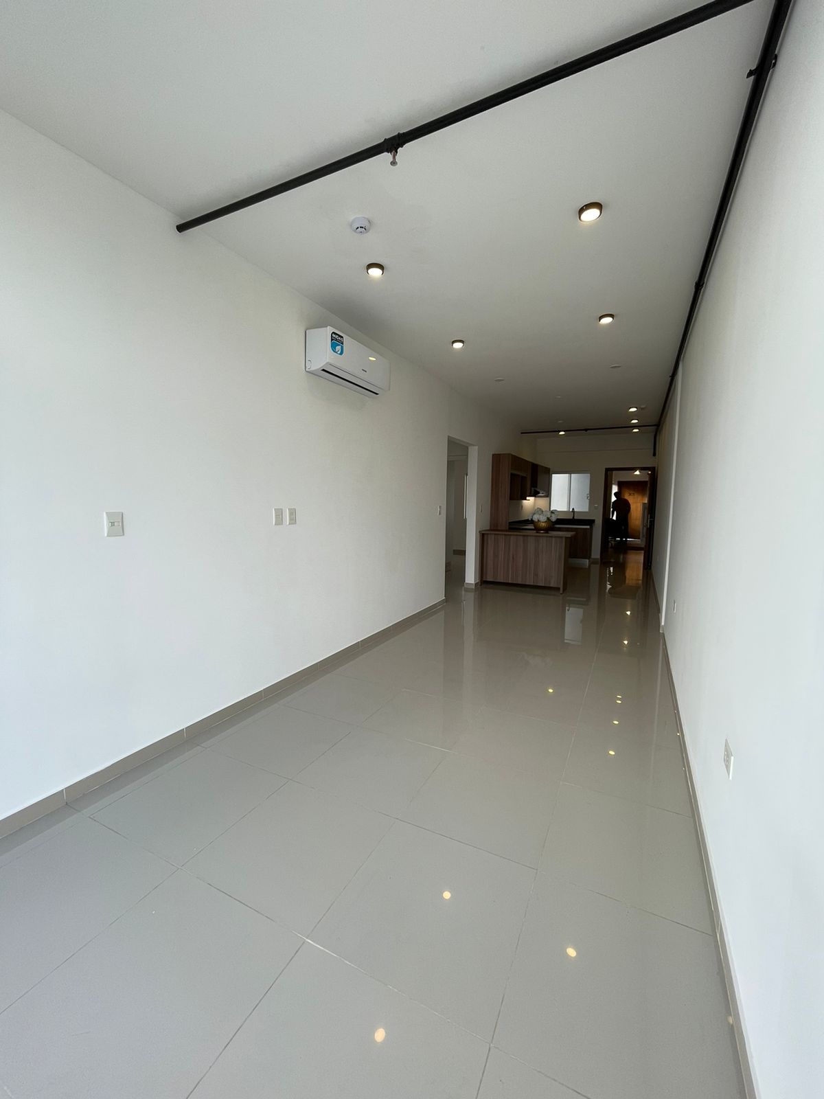 ALQUILO AMPLIO DPTO DE 2 DORMITORIOS EN VILLA AURELIA . Ref #O77A36 - infocasas.com.py