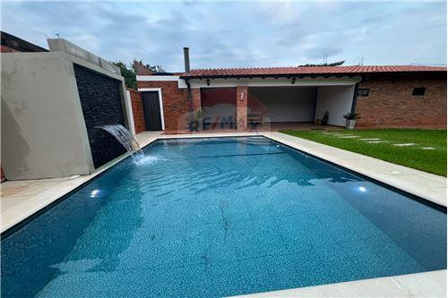 Casa - Venta - Paraguay Central Luque. Ref #D3971C - infocasas.com.py
