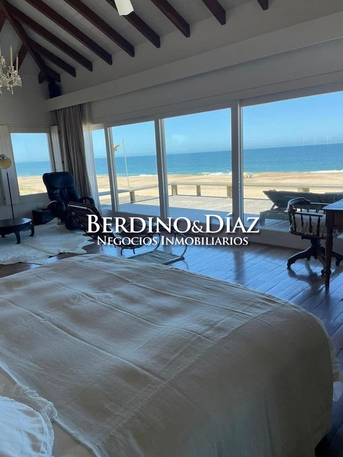 Casa espectacular sobre el mar en Punta Piedras venta. Ref #H8A006 - infocasas.com.uy