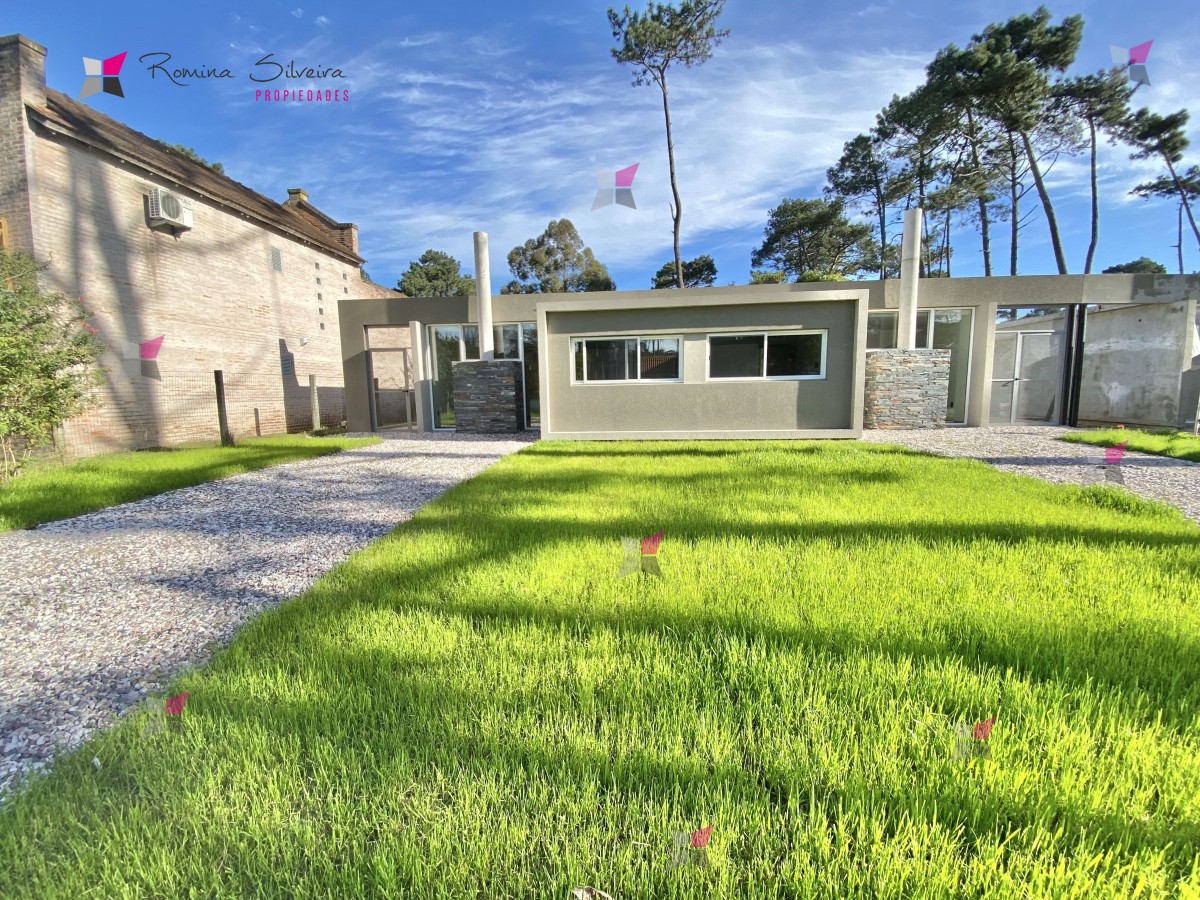 VENTA CASA DE 2 DORMITORIO PLAYA MANSA. Ref #P8DBE9 - infocasas.com.uy