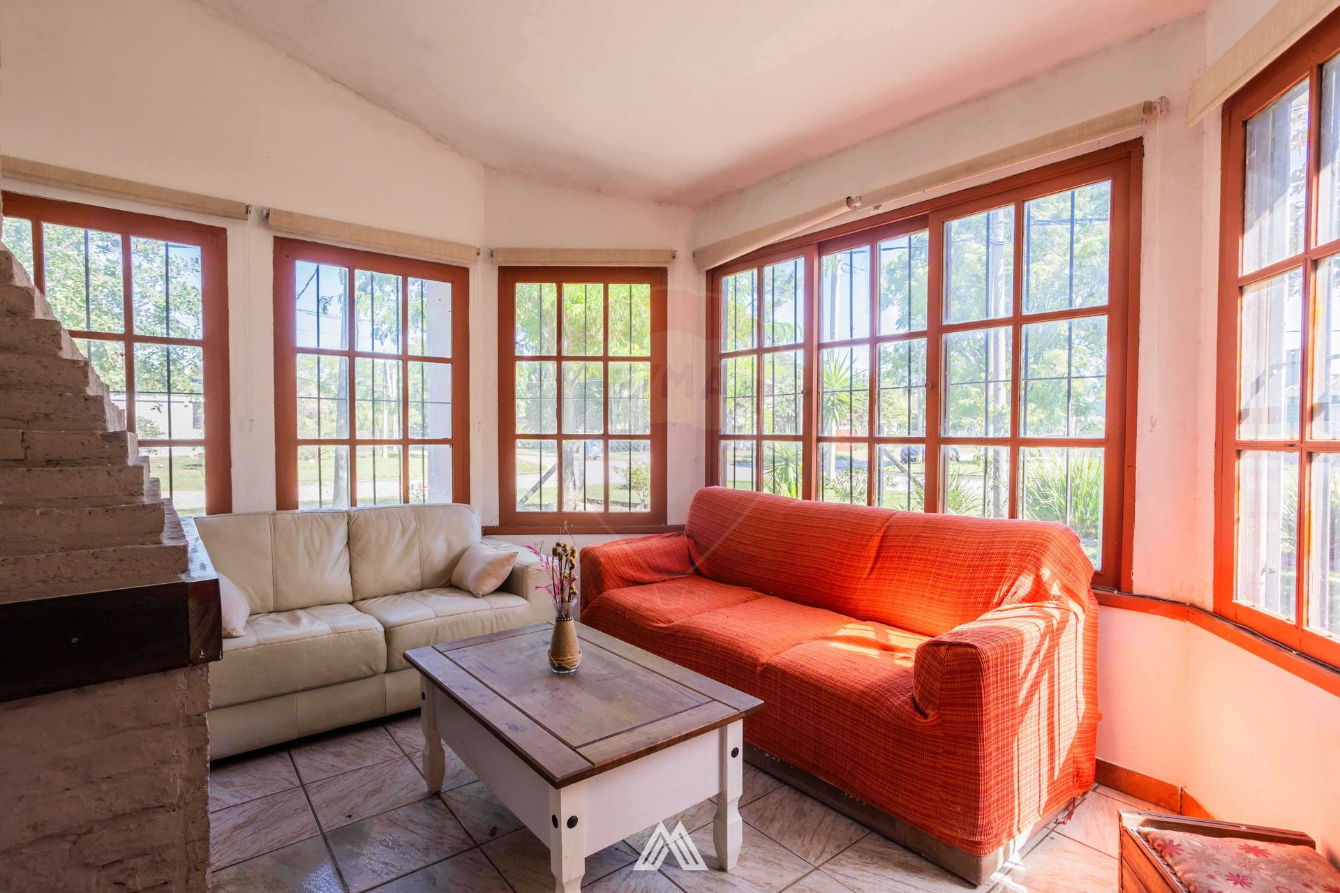 VENTA CASA 2 DORMITORIOS, PATIO Y COCHERA - SALINA. Ref #Y107B6