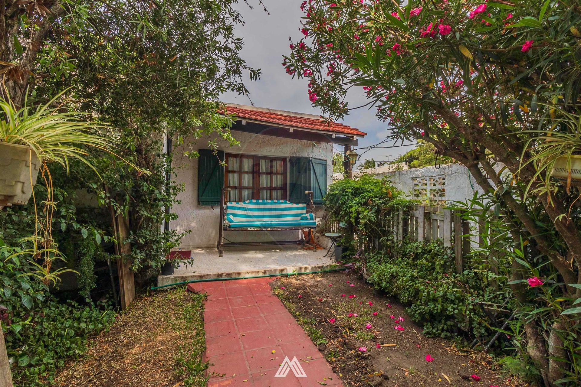 CASA EN VENTA EN ATLANTIDA A 15O MTS DE LA PLAYA. Ref #RB7C55 - infocasas.com.uy