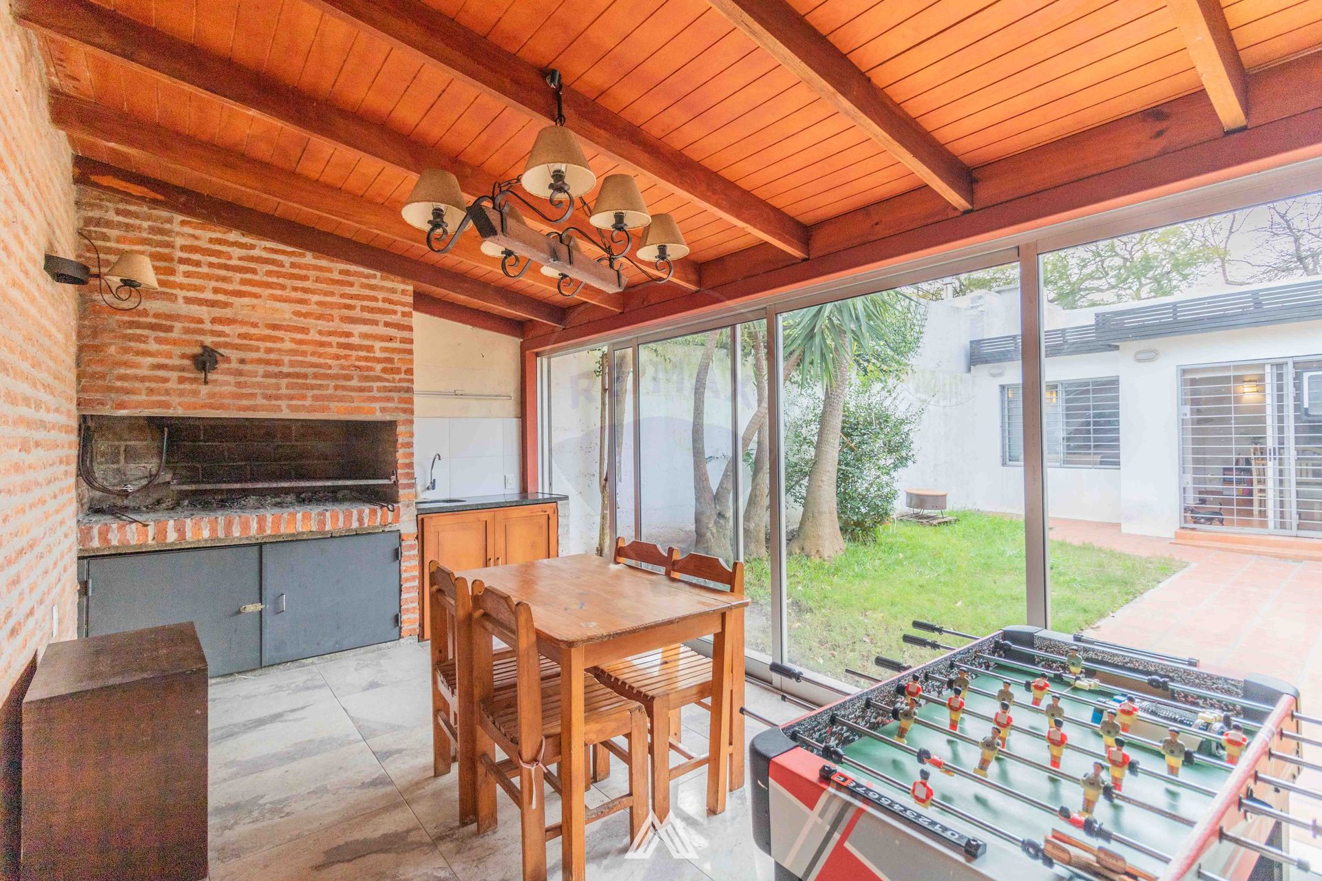 VENTA CASA EN PRADO SUR 3 D, 2 B, JARDIN, BARBACOA. Ref #W64942 - infocasas.com.uy