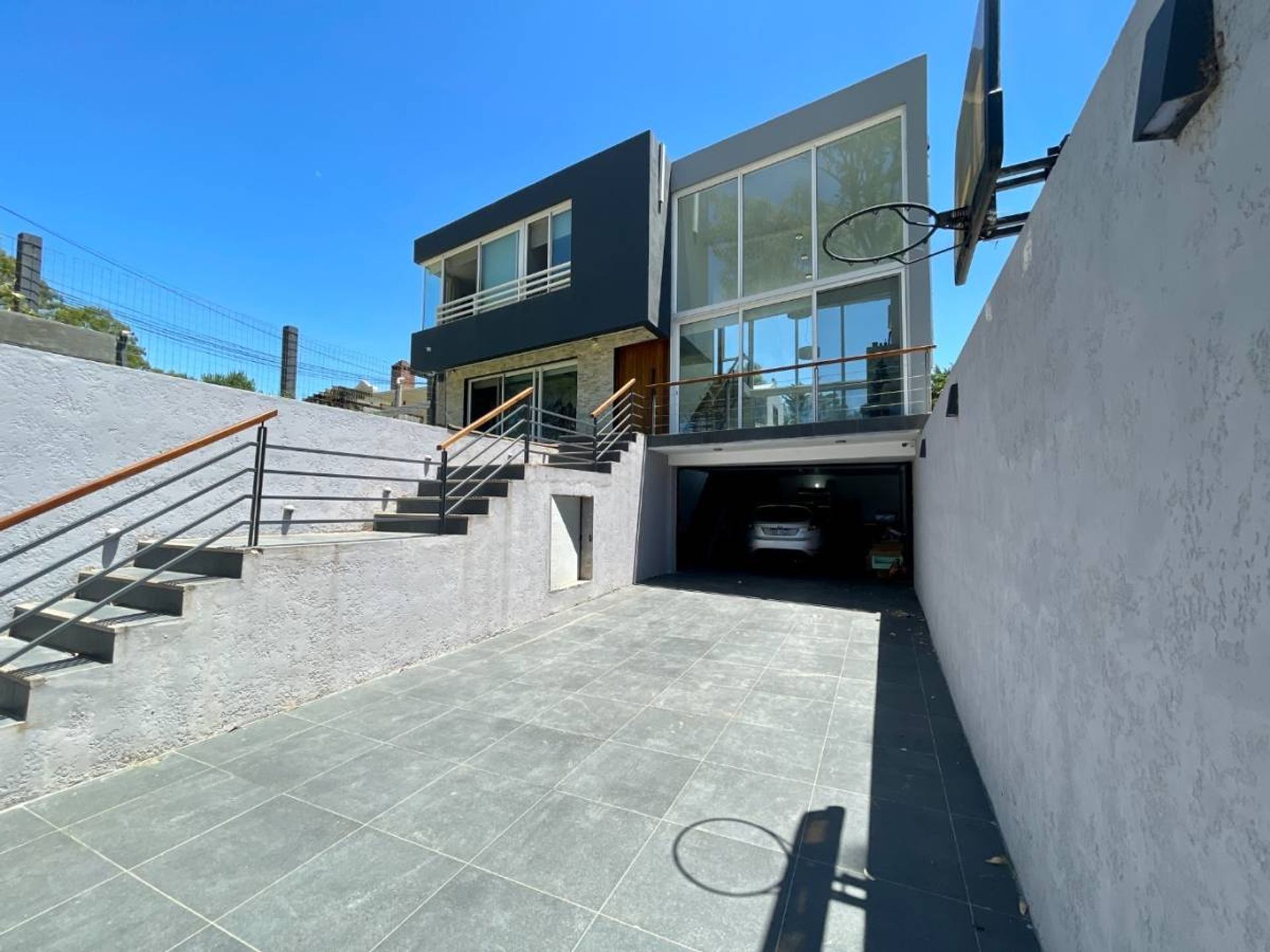 CASA DE ESTILO EN ATLANTIDA SUR 4 DORMITORIOS. Ref #SFC8FE - infocasas.com.uy