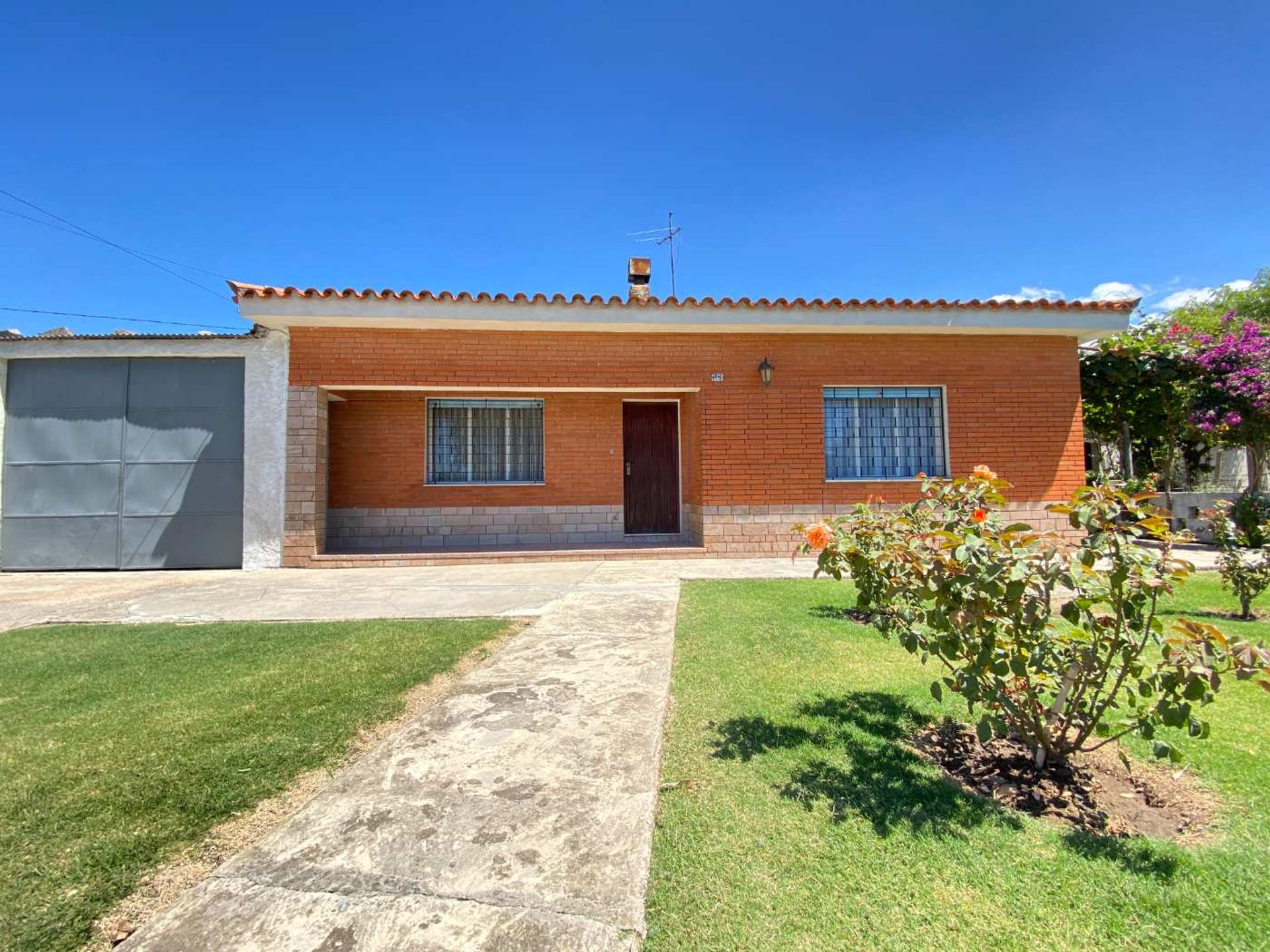 VENTA CASA QUINTA MALVIN NORTE 3 DORMITORIOS GGE. Ref #N94E0B