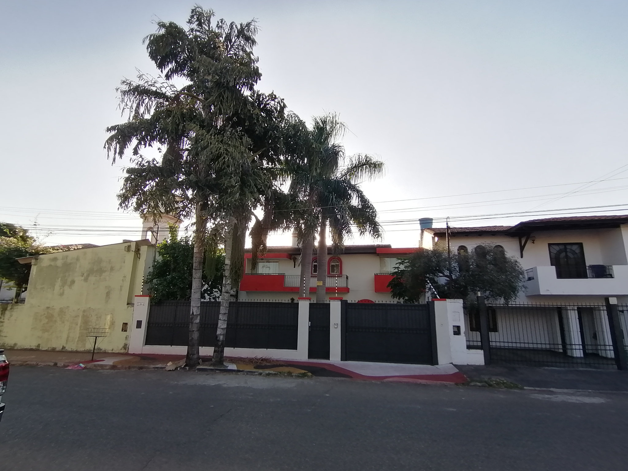 ALQUILO HERMOSA CASA ZONA CRISTO REY.. Ref #BC5665 - infocasas.com.py