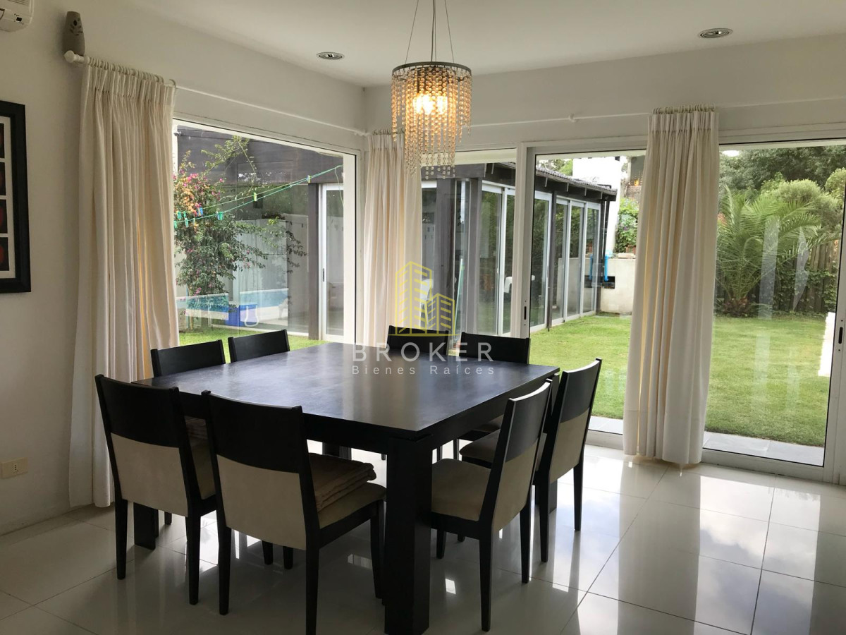 Alquiler de casa moderna en Manantiales. Punta del Este, Uruguay.. Ref #ZAB253 - infocasas.com.uy