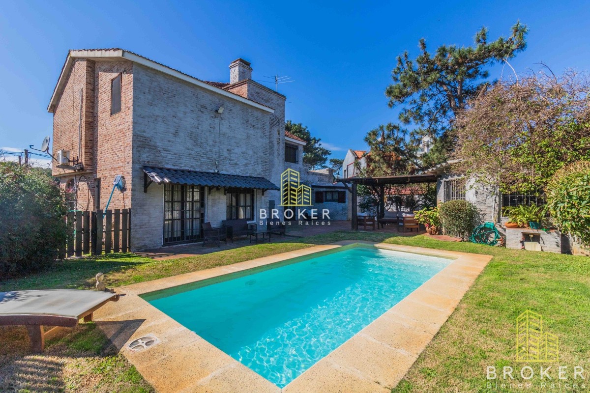 Venta casa 3 dormitorios en Barra de Carrasco a metros del mar. Ref #RBED13 - infocasas.com.uy