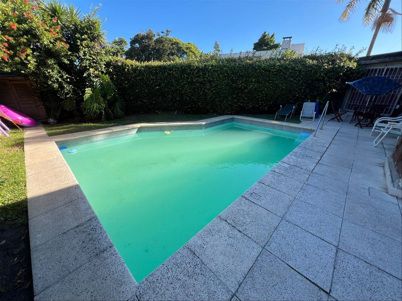 CASA EN VENTA CARRASCO 6 DORM. PISCINA, BCOA Y GJE. Ref #NCBC6E - infocasas.com.uy