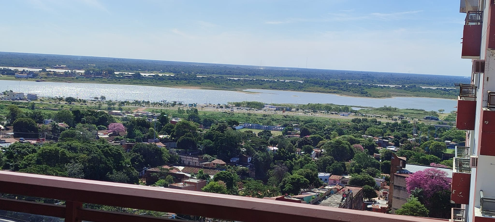 ALQUILO DEPARTAMENTO EN EL EDIFICIO FARO DEL RIO DECIMO PISO . Ref # ...