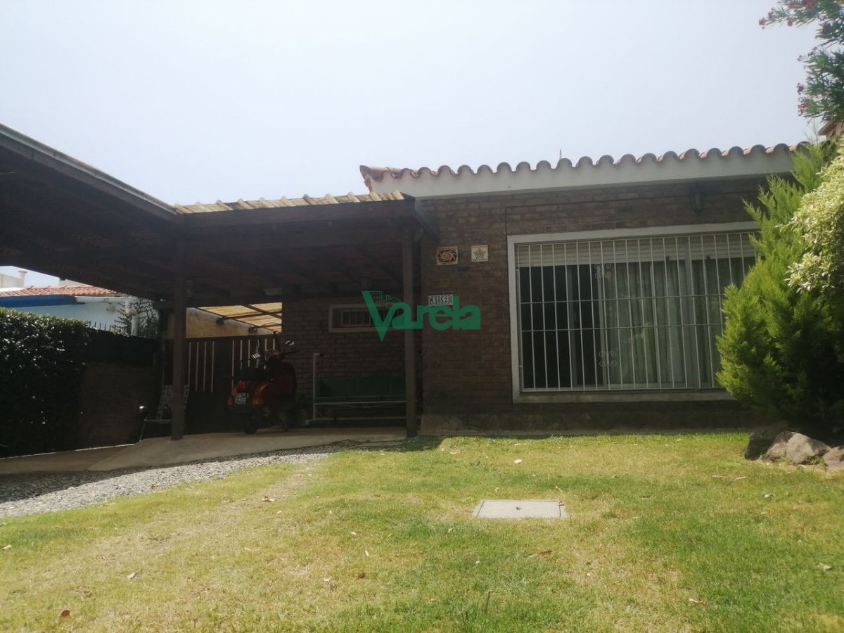 Venta casa Shangrilá sur, 3 dormitorios, 2 baños. A metros de Rambla. Ref #T3B069 - infocasas.com.uy