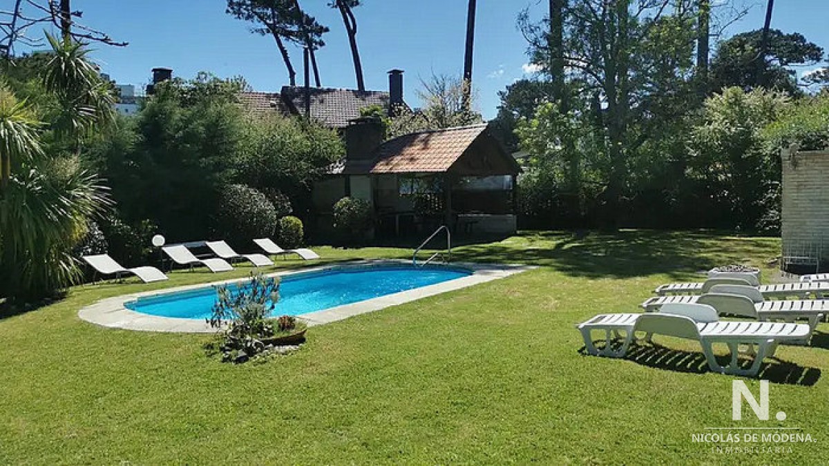 Venta, casa en cantegril con piscina y muy lindo parque. Ref #WF1C71 - infocasas.com.uy