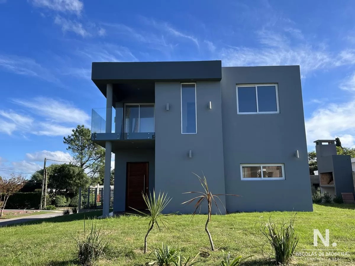 Casas a la Venta de 3 dormitorios en Playa Mansa , Punta del este. Ref #ND3123 - infocasas.com.uy