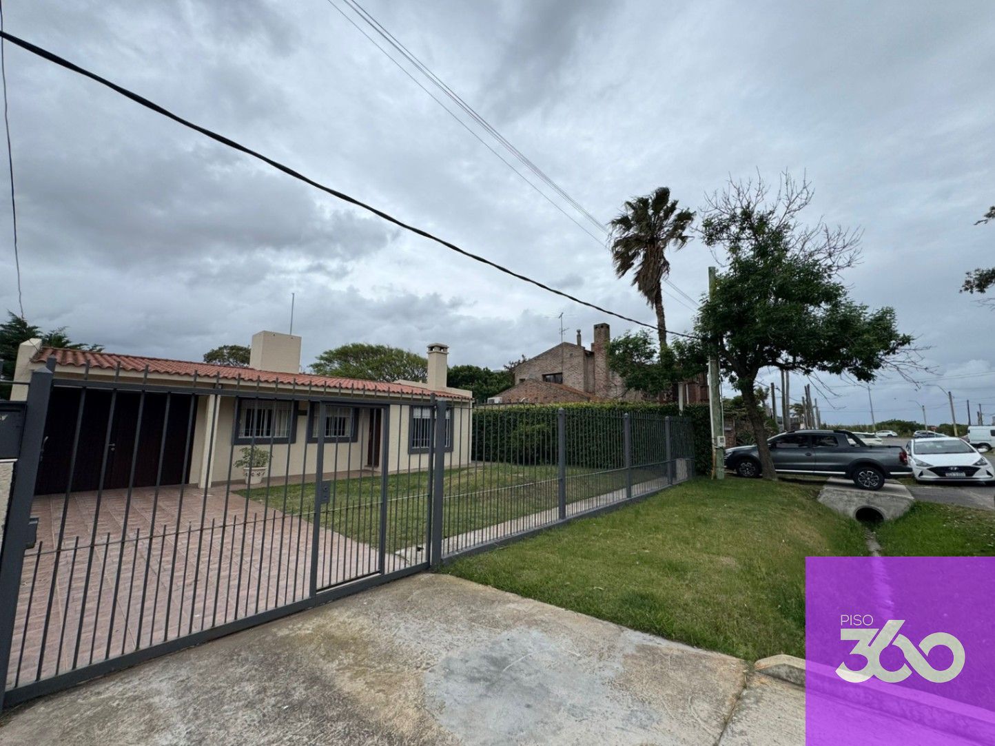 Venta casa en Shangrila Sur con 3 dormitorios 2 baños, piscina y gran ...