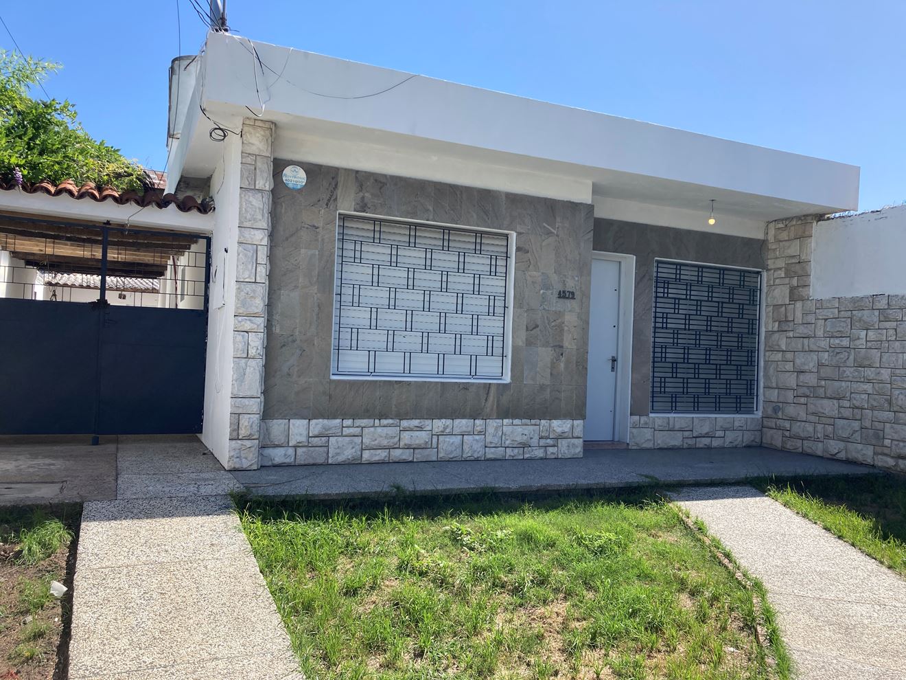 J.S. Casa en venta nuevo paris 3 dormitorios cochera. Ref #O27326 - infocasas.com.uy