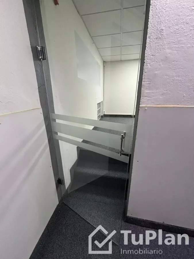 (ref. 3.741) Se Alquila Amplio Local Comercial En Cordón(2 Habitaciones+baño Social). Ref # ...