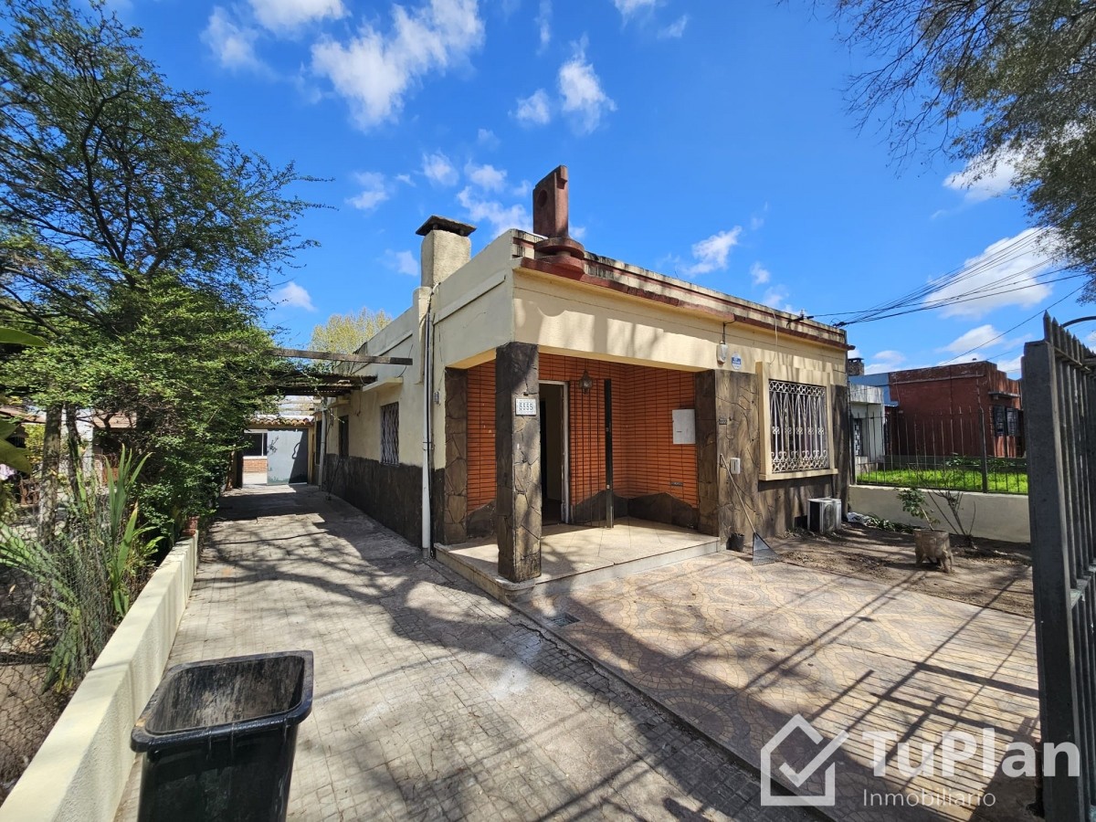 Alquilo casa de 3 dormitorios mas apto al fondo en Colon (Ref:2.348). Ref #O23D97 - infocasas.com.uy