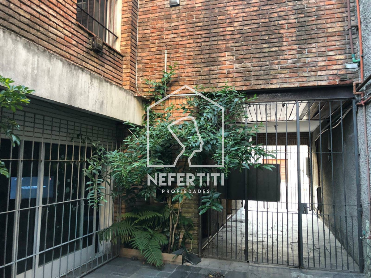 Venta Casa 6 Dormitorios en Pocitos. Ref #EE32D7 - infocasas.com.uy