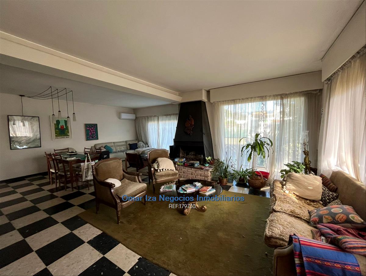 Venta Casa 4 Dormitorios Ideal Inversor Cochera Malvin. Ref #EDBCA1 - infocasas.com.uy