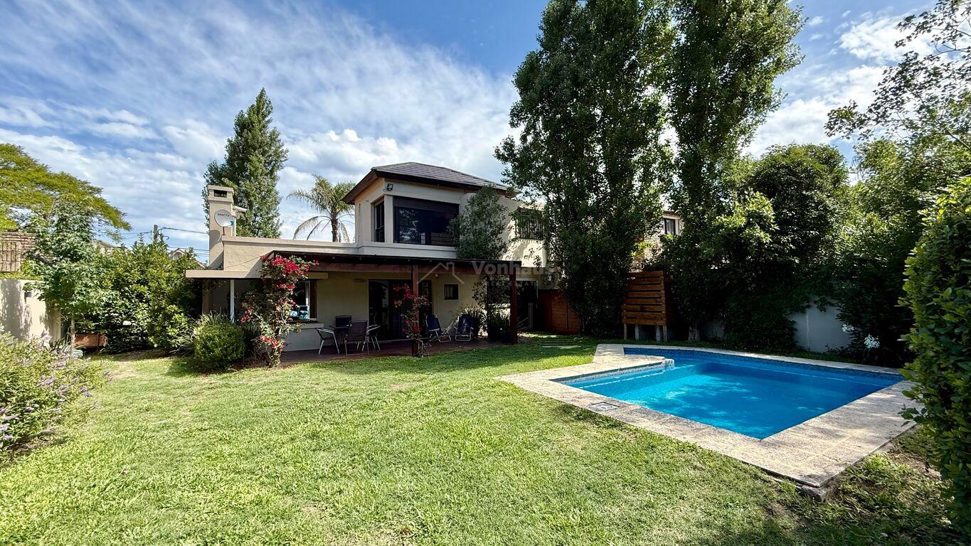 Casa en venta 3 dormitorios, piscina Carrasco Sur. Ref #KE5A36 - infocasas.com.uy