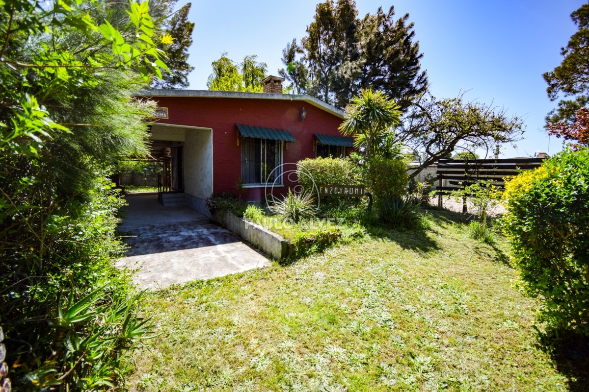 Enzo y Romi, casa de un dormitorio, un baño. Parrillero cubierto ...