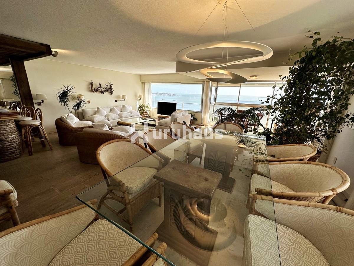 Punta del Este. Primera linea del Mar. Mansa. Isla Gorriti, Puerto y Punta Ballena. Ref #G42F7C ...