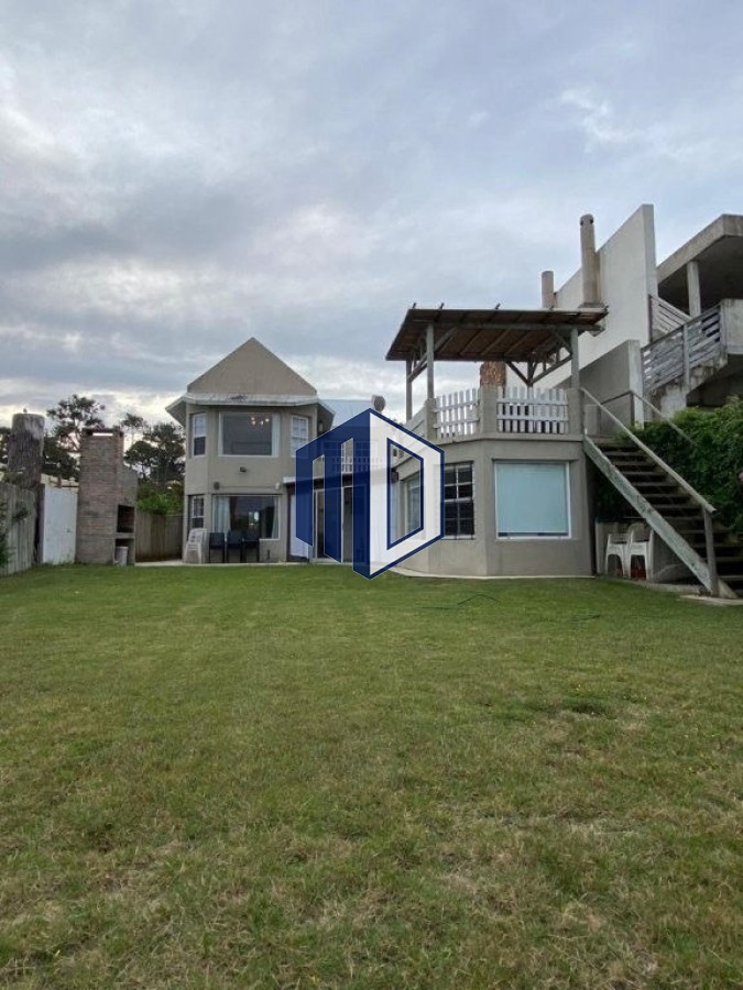 Casa En Venta De 4 Dormitorios C/ Cochera En La Barra. Ref #S51E53 - infocasas.com.uy