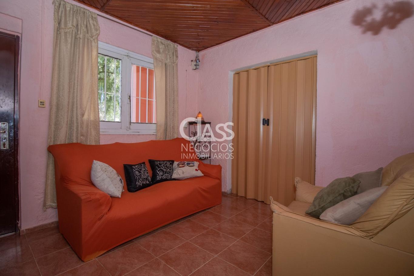VENTA CASA EN LAS PIEDRAS, 2 DORMITORIOS, GRAN TERRENO.. Ref #BA823E