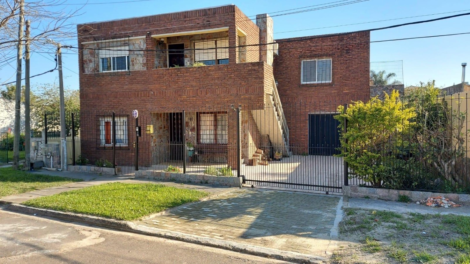 Venta Casa + Apartamento con entrada independiente en pleno centro de ...