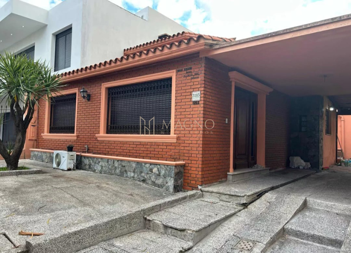 SE VENDE CASA EN LA BLANQUEADA A PASOS DE NUEVO CENTRO SHOPPING. Ref #BF1613 - infocasas.com.uy