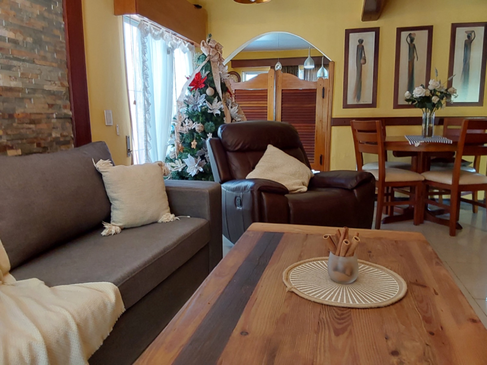 Casa en venta de 2 dormitorios con cochera en Las Piedras. Ref #VDC476 - infocasas.com.uy