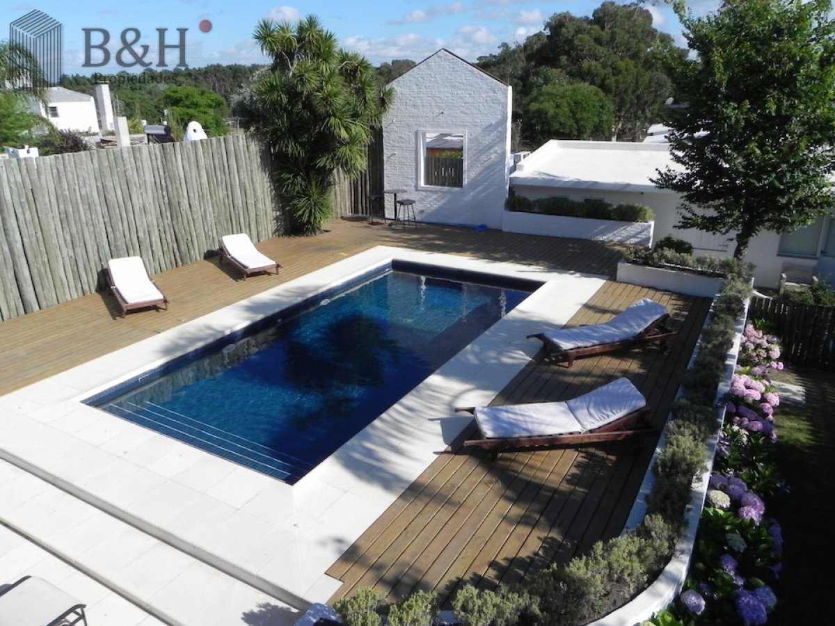 Excelente Casa de 6 Dormitorios y Piscina en La Barra, Venta y Alquiler. Ref #I391CB - infocasas ...