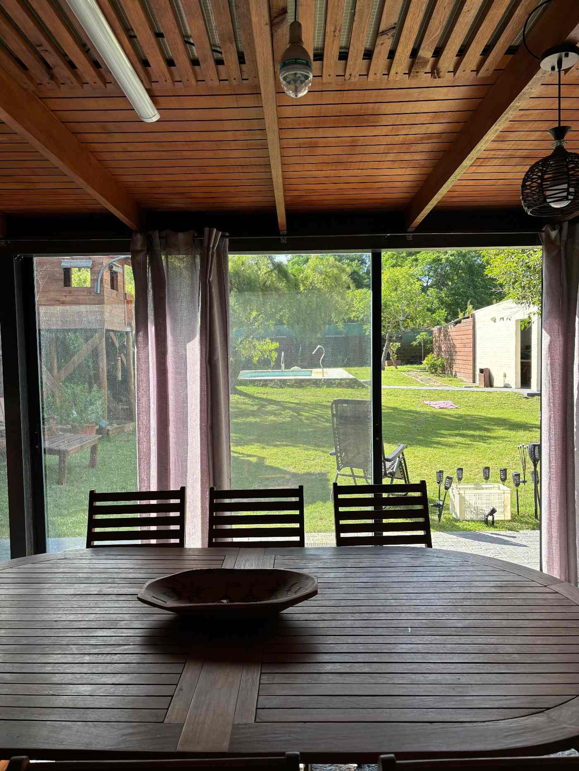 VENTA CASA PINAMAR 5 DORMITORIOS 4 BAÑOS AMUEBLADA. Ref #GDB4A7