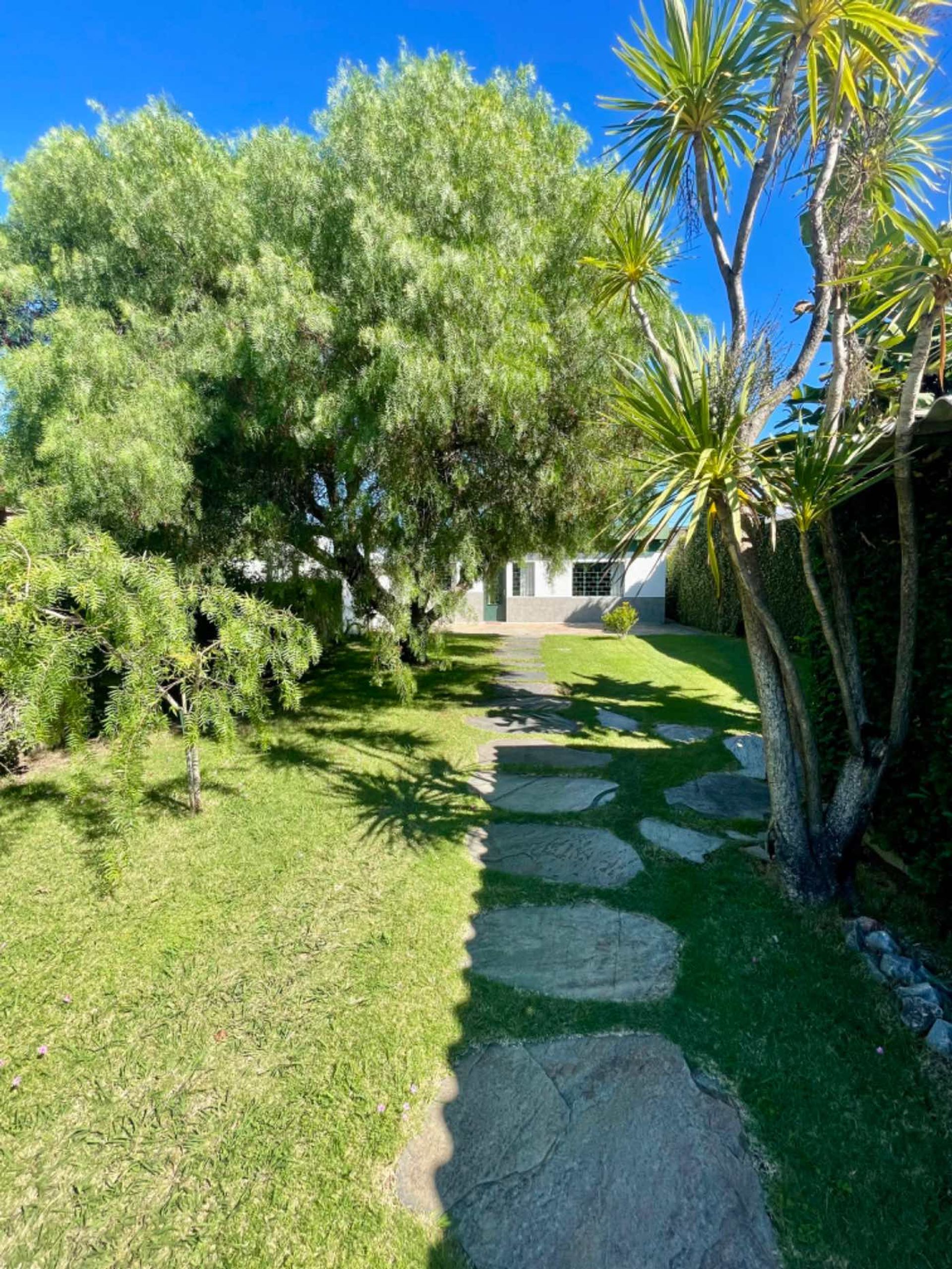 VENTA CASA CERRITO 2 DORM COCHERA Y GRAN TERRENO. Ref #B71519 - infocasas.com.uy