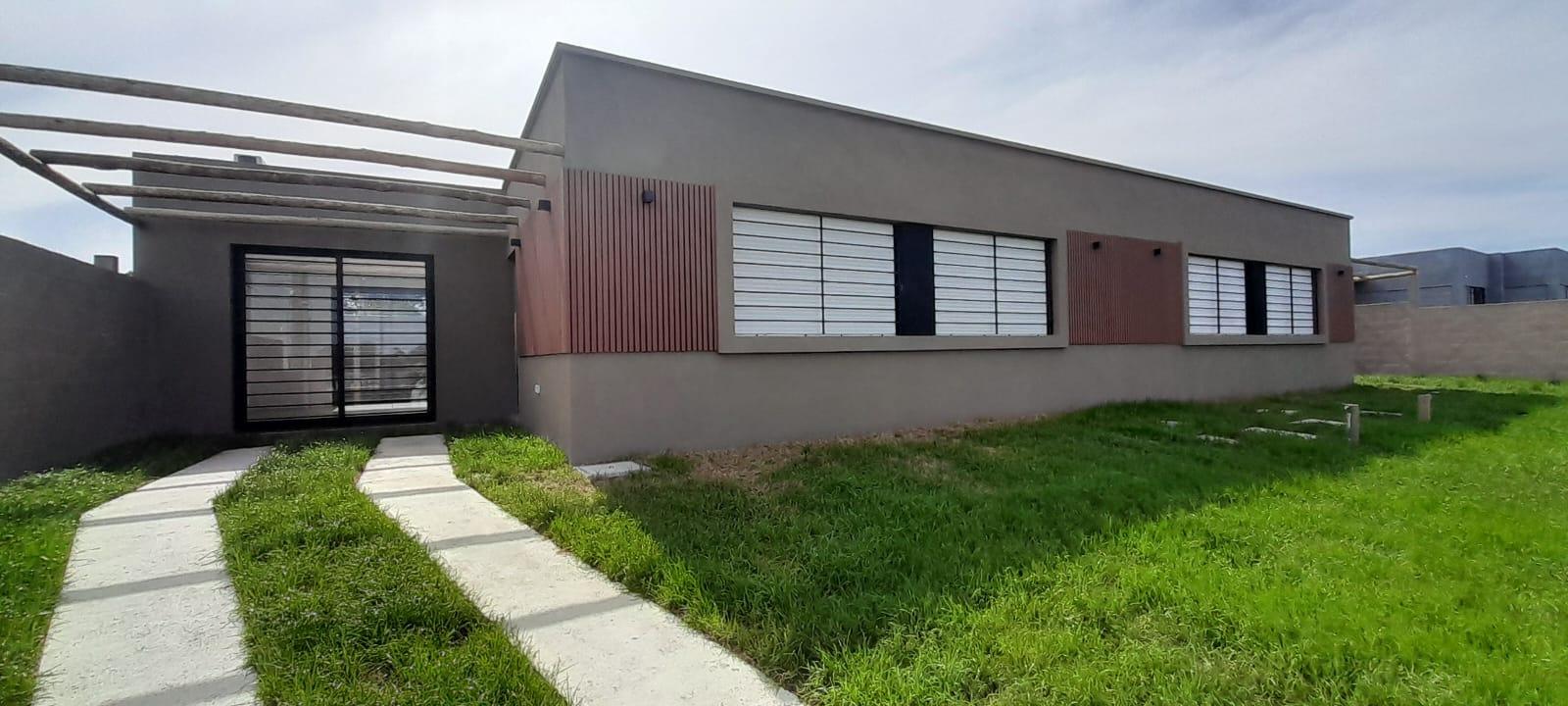 Casa en venta de 3 dormitorios c/ cochera en Lagomar. Ref #TE2D64 - infocasas.com.uy