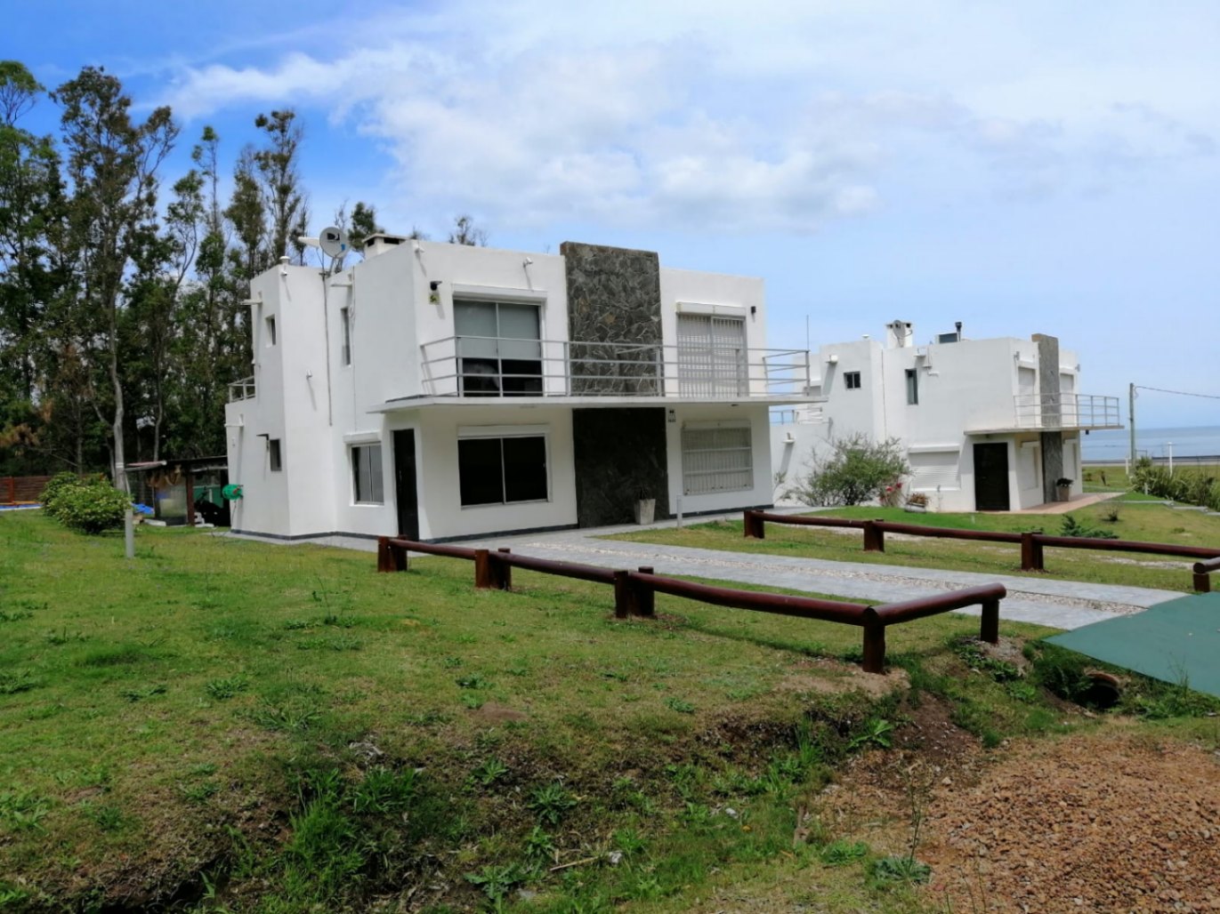 Casa en venta de 2 dormitorios c/ cochera en Bella Vista. Ref #V86497 - infocasas.com.uy